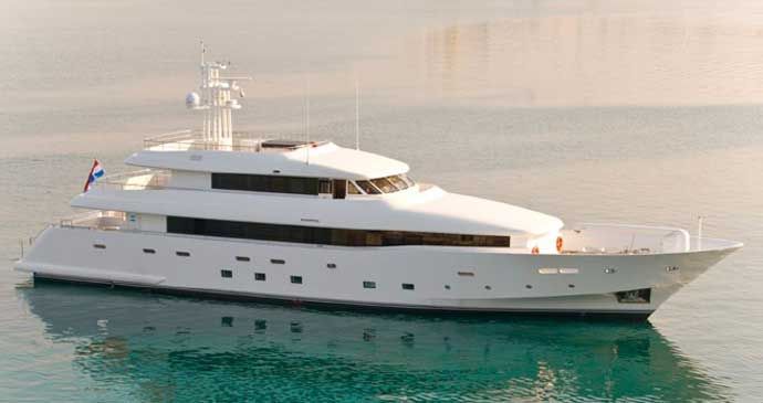 Ocean Independence lists superyacht Mariposa for sale